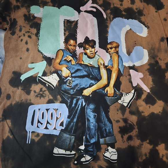 graphic tee | Tops | Graphic Short Sleeve Tee | Poshmark